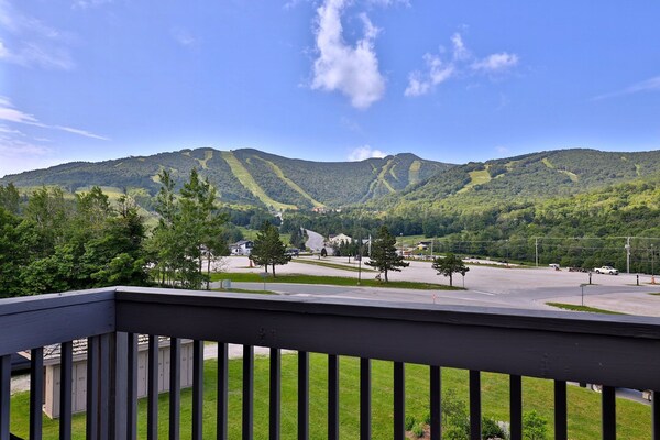Newly Renovated Studio! Amazing Views/location 3f9. Pool. Hot Tub, Shuttle. - Killington, VT