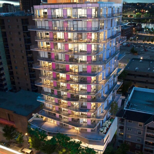 Infinitynest: Chic Downtown Escape/ Stunning Views - Calgary