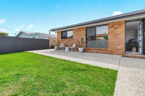 Coastal 3br Beachside Haven, Pet-friendly! - Mooloolaba