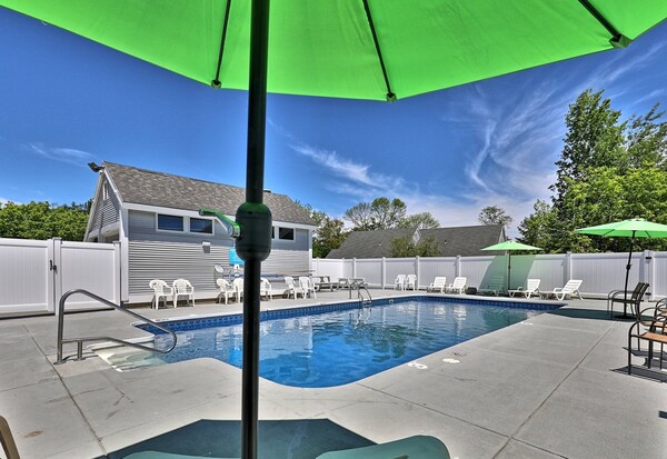 The Forest Fun Suite At Killington Center: 2rm/2ba Condo. Pool. Bus. Discounted Ski Rentals! - Killington, VT
