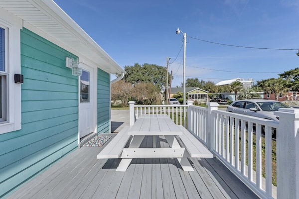 Sfw131: Bluefish Cottage - Charming Coastal Cottage In The Heart Of Pleasure Isl - Kure Beach, NC