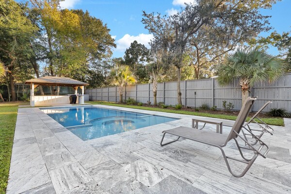 Incredible Coastal Getaway W/ Private Pool Near Sav + Beach By Lucky Savannah - Savannah, GA