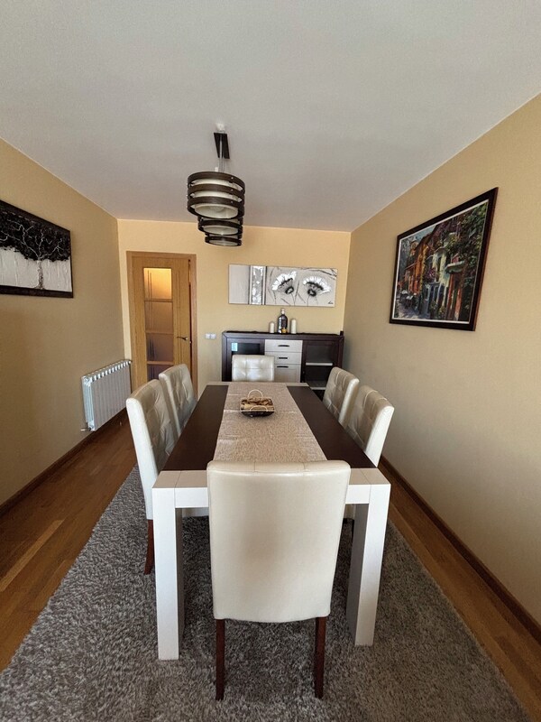 Centrally Located Apartment In Sarria - Samos