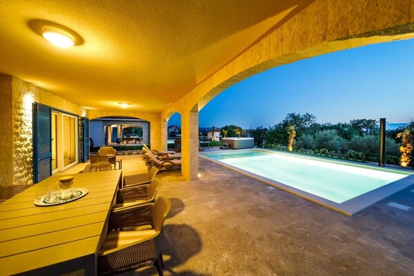 Wunderbare Villa Loma 1***** Mit Aussicht Und Außenpool Auf Krk - Malinska