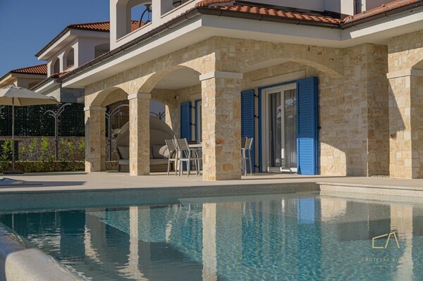 Erstklassige Ferienwohnung Loma One Mit Pool Und Garten Auf Krk - Malinska