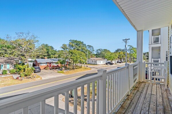 Oversized 5 Bedroom Beach Home With Private Pool! Sleeps 22 Guests! Ocean Breeze Cottage 705 Unit 1 - North Myrtle Beach, SC