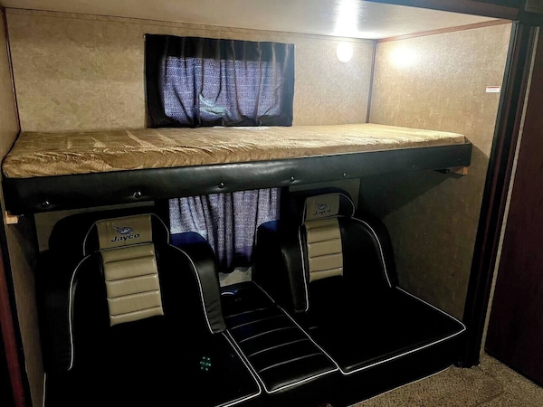 Ample Lakeside Travel Trailer - Bridgeport, TX