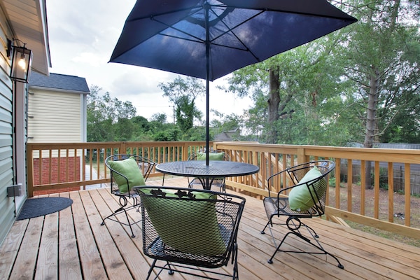 Near Downtown 3 Bedroom Home With King Beds+ Parking+deck - Travelers Rest, SC