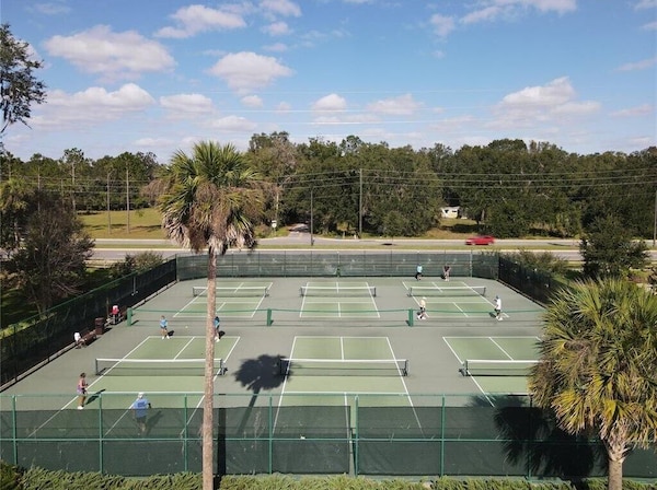 Gorgeous 3 Bd-2 Bth In Fenney W/4-seat Golf Cart; Near Brownwood, Sawgrass, Golf - Wildwood, FL