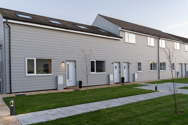 Open Mind Property - 2 Beds & Free Parking - Fareham