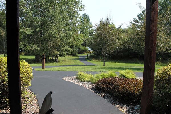 2 Bedroom Accessible Unit Lynx Lake In Eagle River - Eagle River, WI