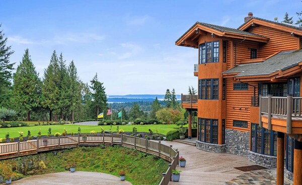 Luxury Lodge - Indoor Pool, Sauna, Sleeps 35 Ranch - San Juan Islands, WA