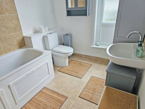 1 Bedroom Accommodation In Ryde - Bembridge