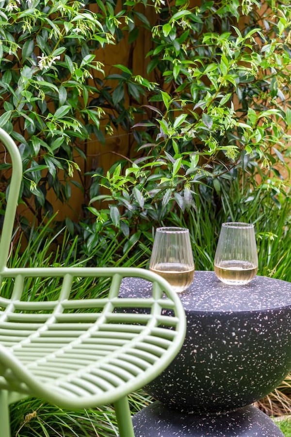Central Convenience: Stroll To Margaret Mahy Park - 웨스트 코스트