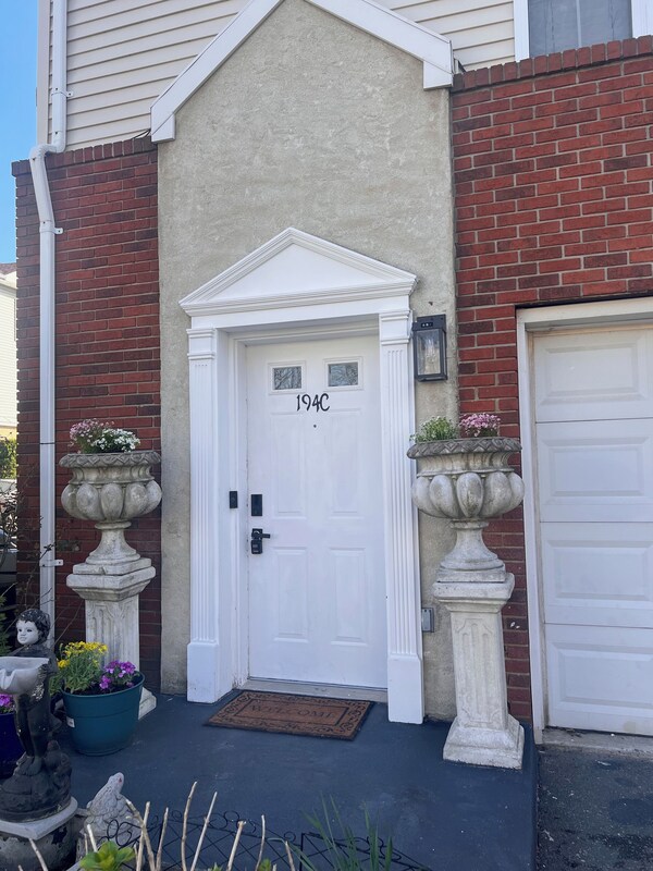 Cozy Modern Luxury 3 Bdr Condo Near Nyc Wifi, Free Parking In Lovely East Orange - Montclair, NJ
