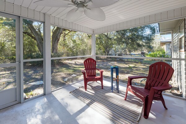 Stay At Panacea Palms, A Charming 3/2 Less Than 1 Mile From Local Boat Ramp!! - Florida
