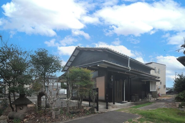 Chitose|5 Min. From Station|spacious Old House That Feels Like Home|max 7 People|free Parking|garden With Bbq|kurashiki 10 Min. - Okayama, Japan