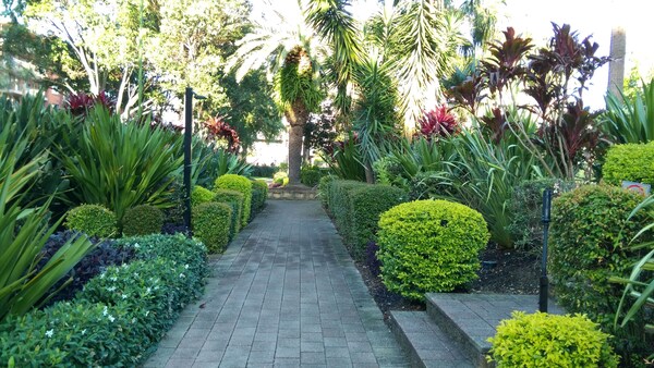 Quiet And Convenient - Camperdown