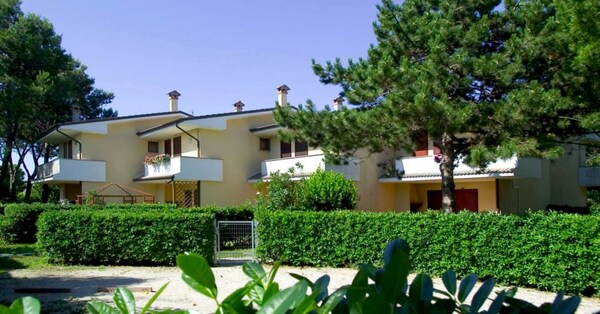 Wonderful Villa With Private Garden In Bibione - Bibione
