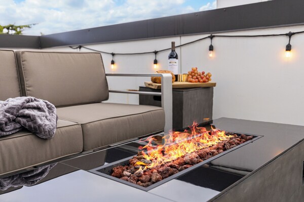 Rooftop Deck! King Bed! Ac, Restaurants/pubs, Pet-friendly - Seattle, WA