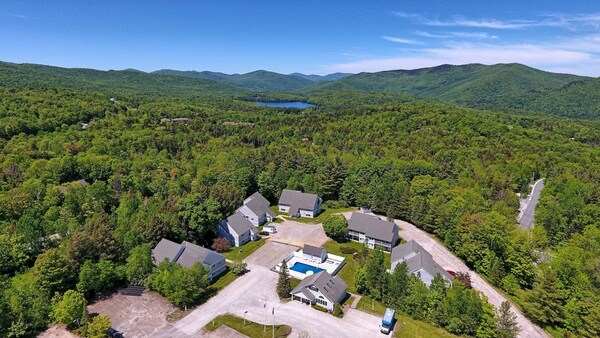 The Cozy Cubbie: Charming Studio In Killington. Pool. Bus. Discounted Ski Rentals. - Killington, VT