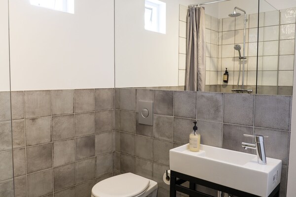 Saga Studio With Balcony For 2 Guests In Downtown - IJsland