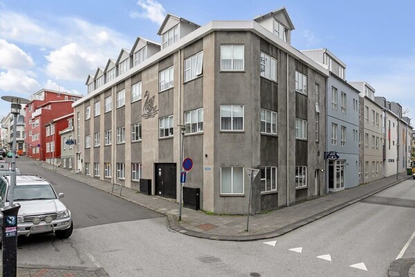 Swan Deluxe Studio For 4 Guests - Reykjavík