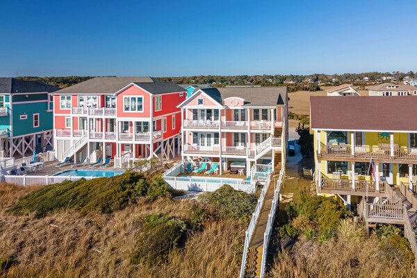 "Salty Pink Flamingo" Is A Stunning 6-bedroom, 4-bathroom Oceanfront Retreat With A Private Pool, Hot Tub, And Elevator. - Holden Beach, NC