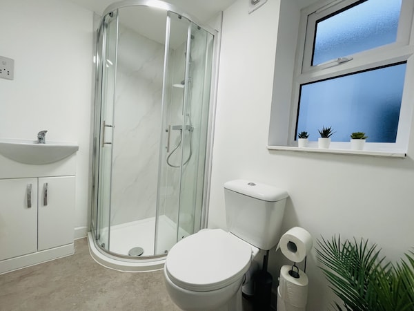 Modern 1-bedroom Apartment Near City Centre - Watford