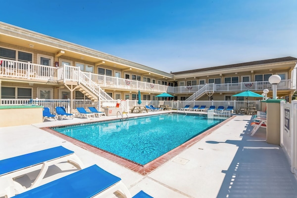 Cozy 1br Condo North Wildwood With Wifi, Ac, 1.5 Blk To Beach, Boardwalk, Moreys - Kong, Wildwood