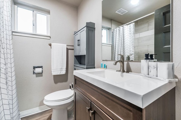 New Remodeled Private 1br Downtown - 4 - Tacoma, WA