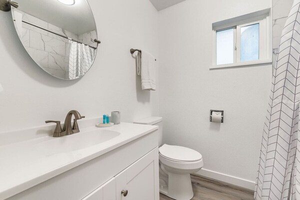 Lovely 1br Private Downtown Hub - 10 - Ruston, WA