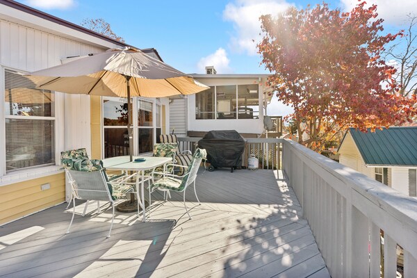 New! Lakefront Retreat In Badin Shores Resort - Tuckertown Reservoir, NC