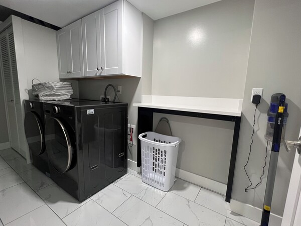 Spacious 3-bedroom Apartment With Wifi, Ac In Fabulous Denver - Lakewood, CO