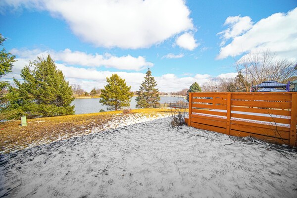 Lakewood's Elegance: A Home Of Space, Style And Serenity - Naperville, IL