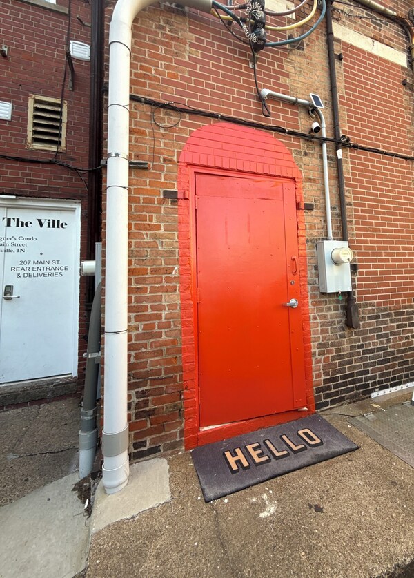 Main St. Mcm Loft: Walk To Ford Center, Victory Theatre, Old National & More! - Newburgh, IN