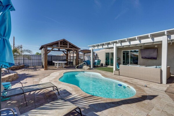 New Pool | Spa | Firepit | Pooltable | Sleeps 15 - Arizona