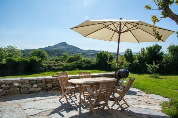 Bron Y Gadair - Sleeps 8 Guests  In 4 Bedrooms - Porthmadog