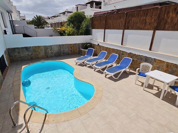 Conveniently Located Spacious Villa With Own Pool - Corralejo