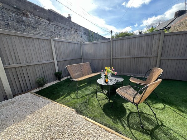 Stylish Seaside House W/ Garden  Minutes To Beach - Westgate-on-Sea