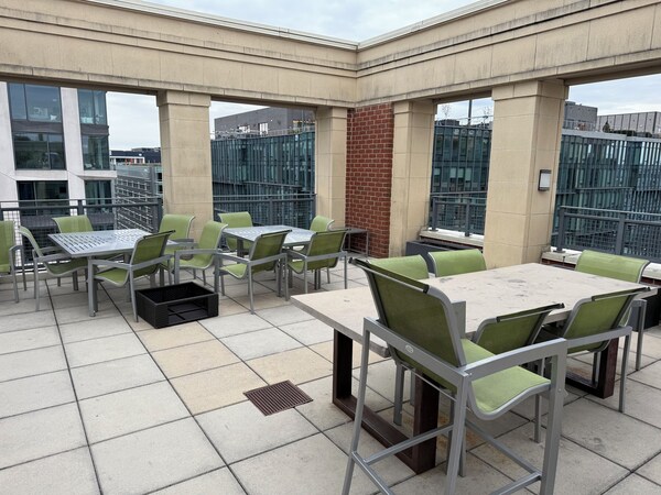 Spacious 3-bedroom Apartment With Fitness Room, Wifi In Vibrant Washington - Arlington, VA