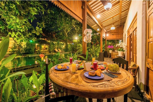 Spacious 9 Villa Bedroom Condo In Beautiful Sanur Near Ocean Bali - Kitchen - Sanur