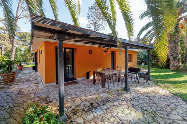 Villa 'Dependance' Con Piscina Compartida, Wi-fi Y Aire Acondicionado - Lecce