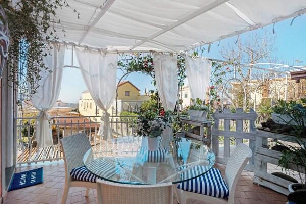 Apartamento 'Tonia' Con Vistas Al Mar, Terraza Privada Y Wi-fi - Vico Equense
