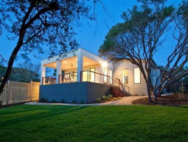 The Beach Haven - 4 Bedroom Luxury House Sleeps 12-14 - Rye