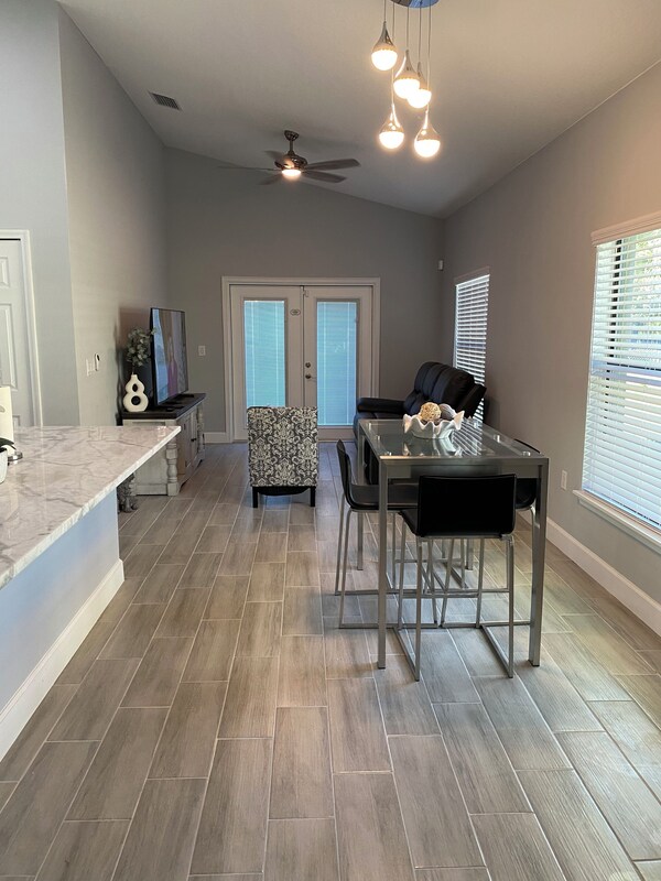 Charming 3-bedroom House In Lovely Sanford With Wifi And Ac - Sanford, FL