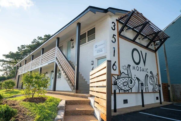 Ov Mosaic - Golden Suite - Hampton, VA