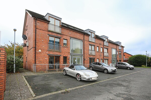 Eastside Escape - Luxurious 2 Bed - High Speed Wifi & 65" Smart Tv - Belfast