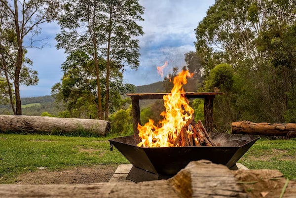 Welcome To Cockatoo Cabin At Nebesa Nature Retreat - Springbrook