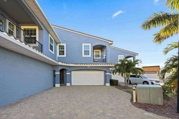 Luxury 3br Townhome: Walk To Beach + Pool Access! - Melbourne, FL